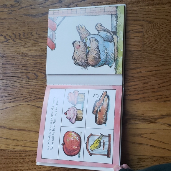 Other | Vintage 8s Bear Goes Shopping A Guessing Game Story Hardcover ...